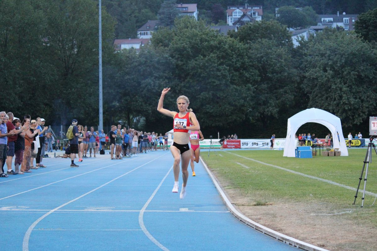 Leichtathletik Baden-Württemberg: Lisa Merkel mit Badischem Rekord und ...